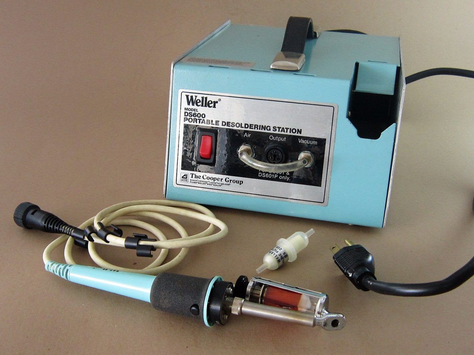 Estación Desoldadora Con Compresor WELLER DS600. - Casa Hermes